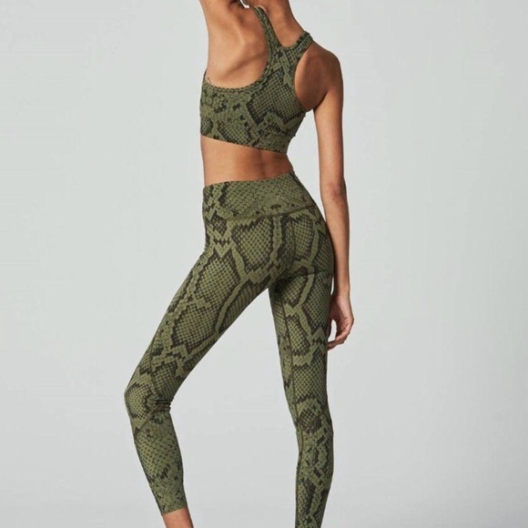 Varley | Pants & Jumpsuits | Varley Workout Set | Poshmark